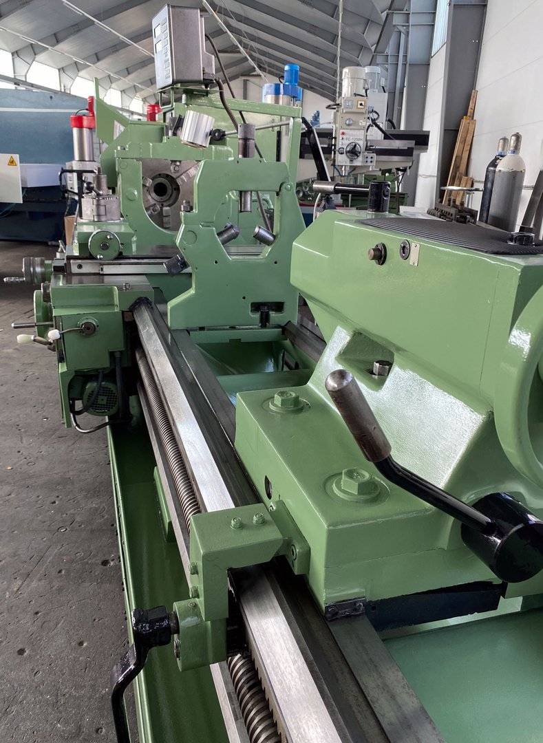 TOS SUI63 and SUI80 Lathes